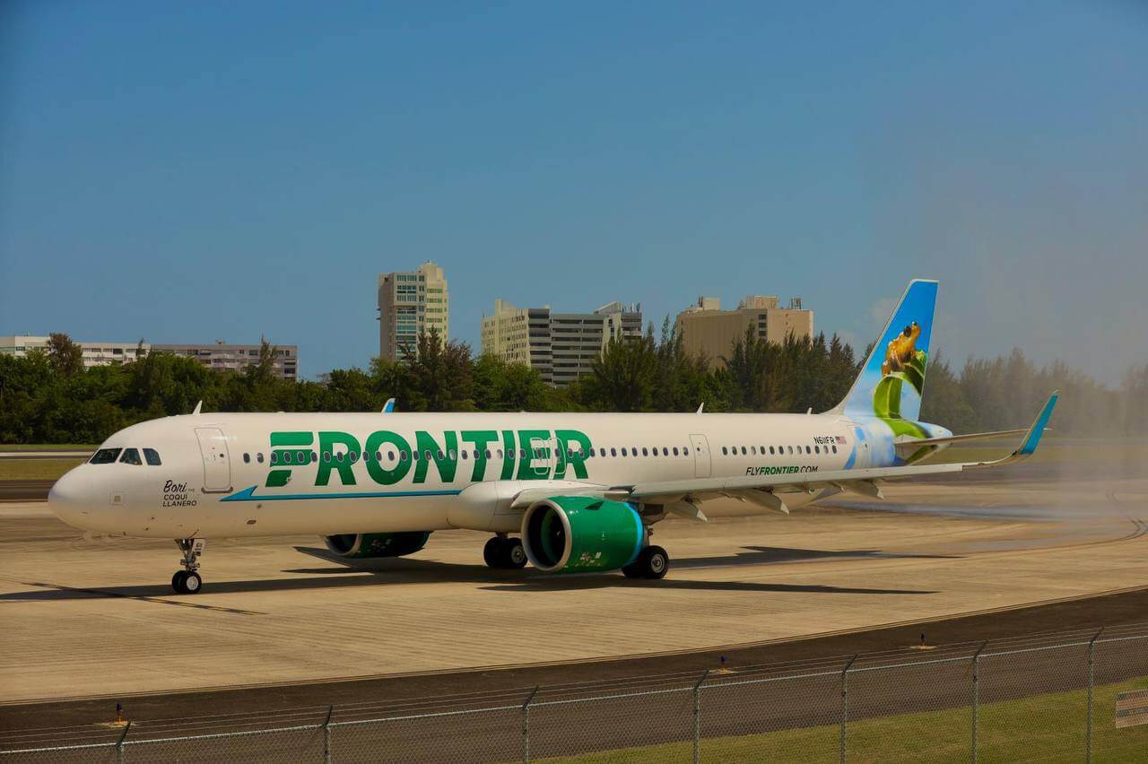 Llega a Puerto Rico nuevo avión de Frontier Airlines dedicado al coquí